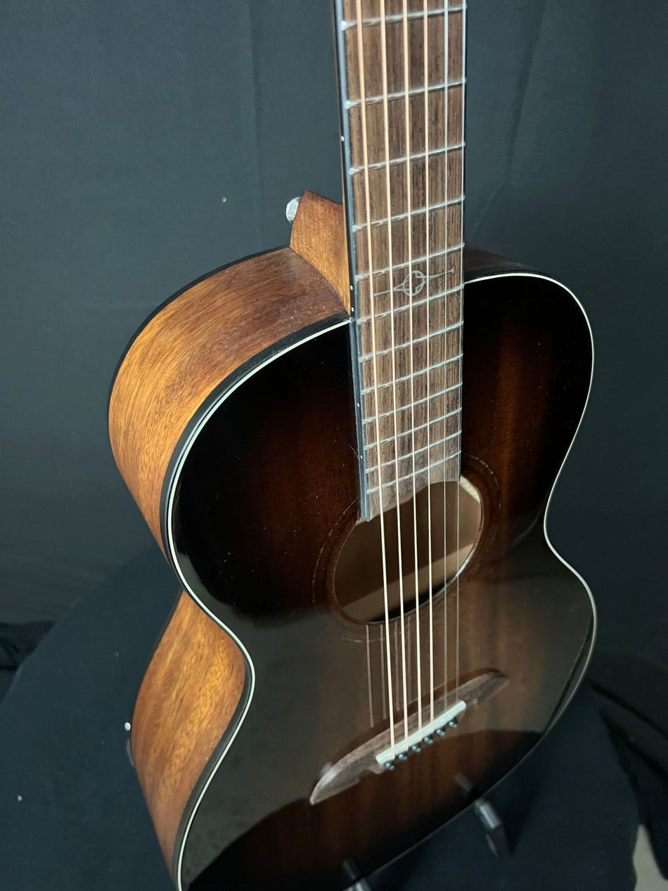 New and Vintage Guitars | Acoustic Corner | page
